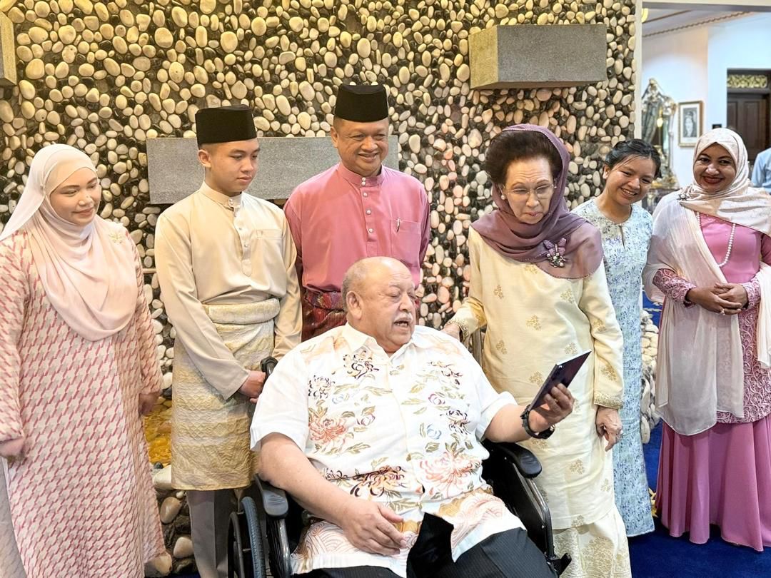 Raja, Raja Perempuan Perlis hadir Majlis Santapan Tengahari sempena ...